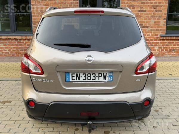 Brown Nissan Qashqai 2011 in Riga, with an engine capacity of 2.00 L and mileage of 212 thousand km for 6450 €, photo 6 on AUTOMOTO.COM.LV