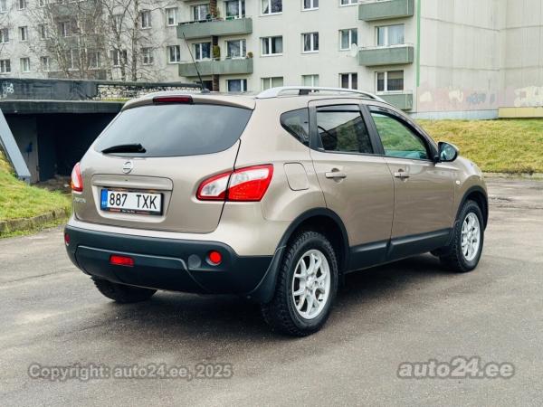 Brown Nissan Qashqai 2012 in Tallinn, with an engine capacity of 2.00 L and mileage of 107 thousand km for 6790 €, photo 3 on AUTOMOTO.COM.LV