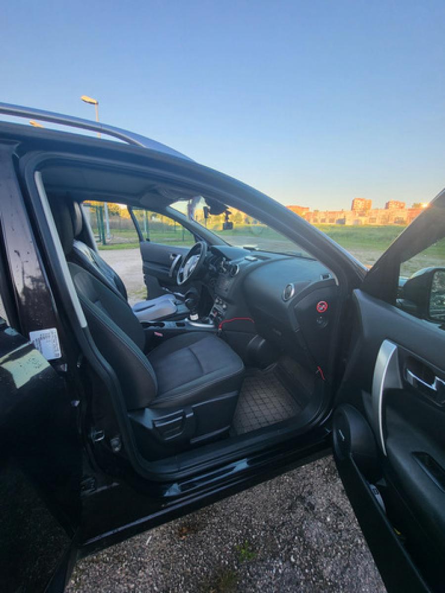 Brown Nissan Qashqai 2012 in Kohtla-Jarve, with an engine capacity of 1.60 L and mileage of 198 thousand km for 6000 €, photo 9 on AUTOMOTO.COM.LV