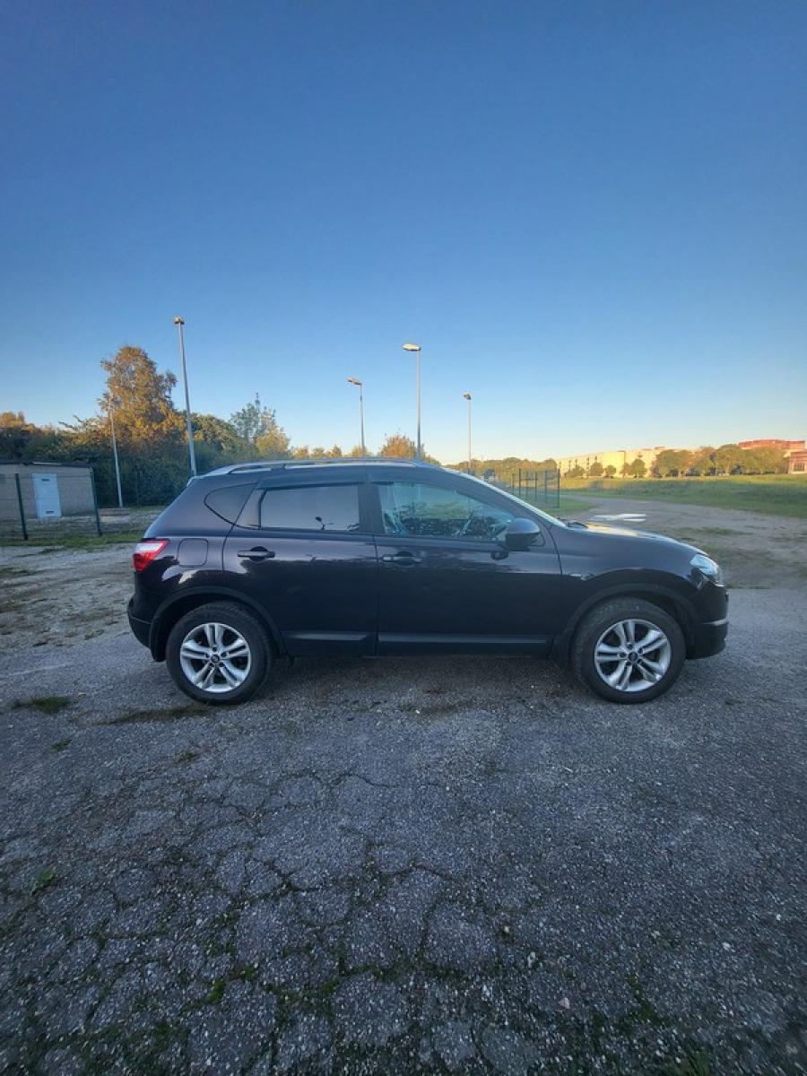Brown Nissan Qashqai 2012 in Kohtla-Jarve, with an engine capacity of 1.60 L and mileage of 198 thousand km for 6000 €, photo 13 on AUTOMOTO.COM.LV
