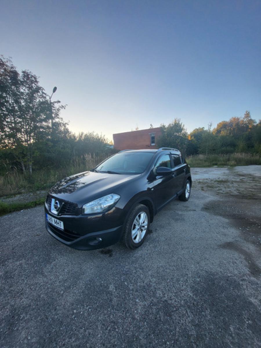 Brown Nissan Qashqai 2012 in Kohtla-Jarve, with an engine capacity of 1.60 L and mileage of 198 thousand km for 6000 €, photo 1 on AUTOMOTO.COM.LV