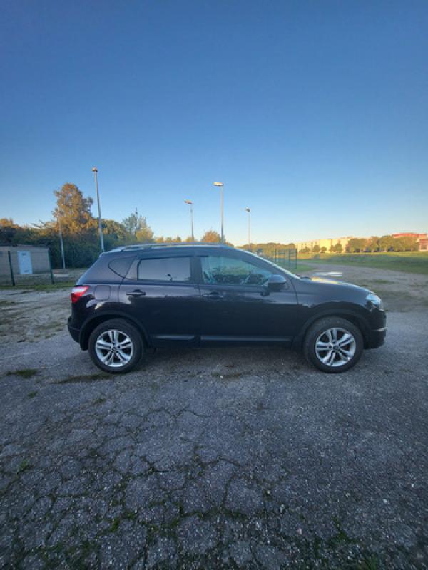 Brown Nissan Qashqai 2012 in Kohtla-Jarve, with an engine capacity of 1.60 L and mileage of 198 thousand km for 6000 €, photo 4 on AUTOMOTO.COM.LV