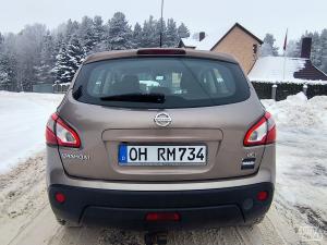 Brown Nissan Qashqai 2013 in Mazeikiai, with an engine capacity of 1.50 L and mileage of 219 thousand km for 6200 €, photo 8 on AUTOMOTO.COM.LV