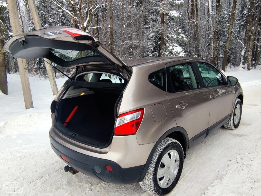 Brown Nissan Qashqai 2013 in Mazeikiai, with an engine capacity of 1.50 L and mileage of 219 thousand km for 6200 €, photo 20 on AUTOMOTO.COM.LV