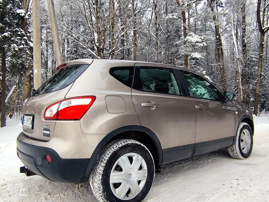 Brown Nissan Qashqai 2013 in Mazeikiai, with an engine capacity of 1.50 L and mileage of 219 thousand km for 6200 €, photo 21 on AUTOMOTO.COM.LV