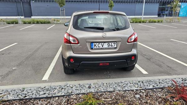 Nissan Qashqai 2013 Viļņa vietnē Brūns Nissan Qashqai 2013 Viļņa, ar dzinēja tilpumu 1.60 L un nobraukumu 208 tūkst. km par 4800 €, foto 7 vietnē AUTOMOTO.COM.LV