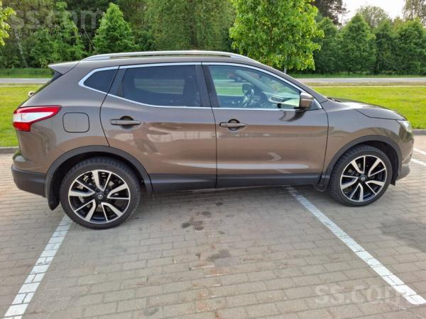 Brown Nissan Qashqai 2014 in Riga, with an engine capacity of 1.20 L and mileage of 97 thousand km for 5290 €, photo 1 on AUTOMOTO.COM.LV