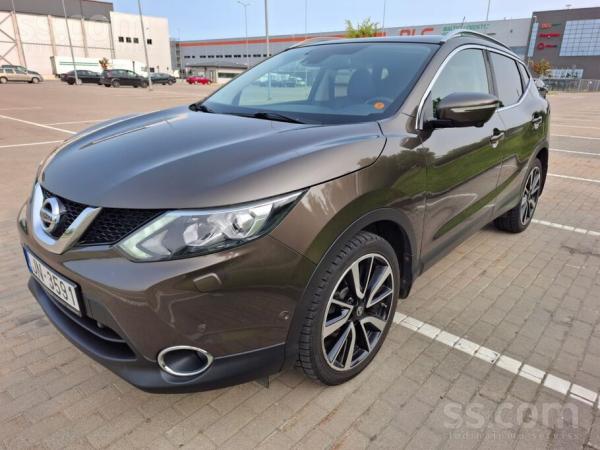 Brown Nissan Qashqai 2014 in Riga, with an engine capacity of 1.20 L and mileage of 97 thousand km for 5290 €, photo 4 on AUTOMOTO.COM.LV