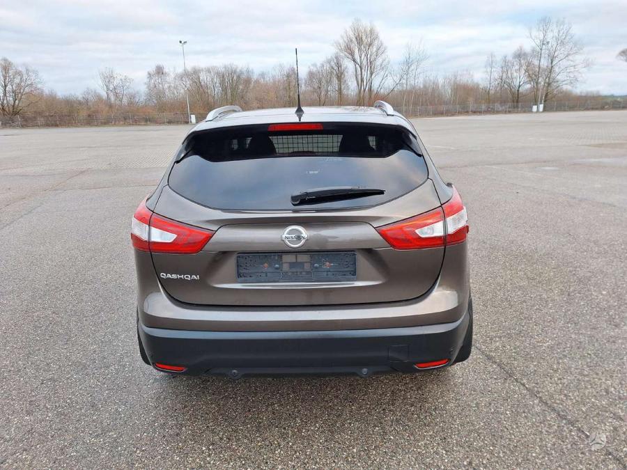 Brown Nissan Qashqai 2014 in Marijampole, with an engine capacity of 1.20 L and mileage of 142 thousand km for 6999 €, photo 7 on AUTOMOTO.COM.LV