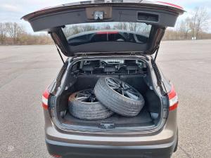 Brown Nissan Qashqai 2014 in Marijampole, with an engine capacity of 1.20 L and mileage of 142 thousand km for 6999 €, photo 14 on AUTOMOTO.COM.LV