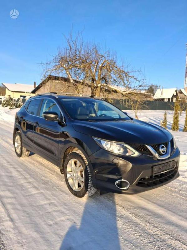Brown Nissan Qashqai 2014 in Raseiniai, with an engine capacity of 1.46 L and mileage of 206 thousand km for 6999 €, photo 3 on AUTOMOTO.COM.LV