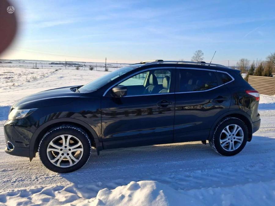 Brown Nissan Qashqai 2014 in Raseiniai, with an engine capacity of 1.46 L and mileage of 206 thousand km for 6999 €, photo 6 on AUTOMOTO.COM.LV