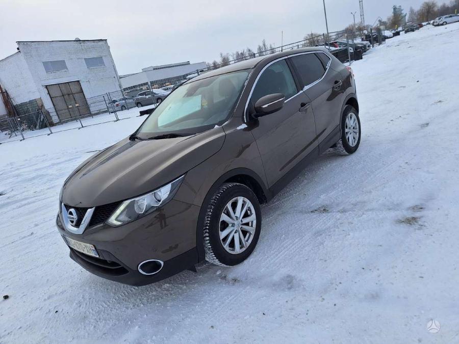 Brown Nissan Qashqai 2014 in Marijampole, with an engine capacity of 1.46 L and mileage of 219 thousand km for 7599 €, photo 1 on AUTOMOTO.COM.LV