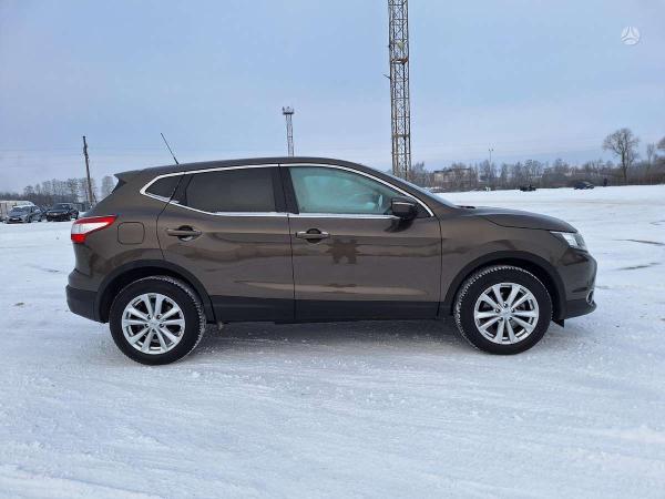 Brūns Nissan Qashqai 2014 Marijampole, ar dzinēja tilpumu 1.46 L un nobraukumu 219 tūkst. km par 7599 €, foto 4 vietnē AUTOMOTO.COM.LV