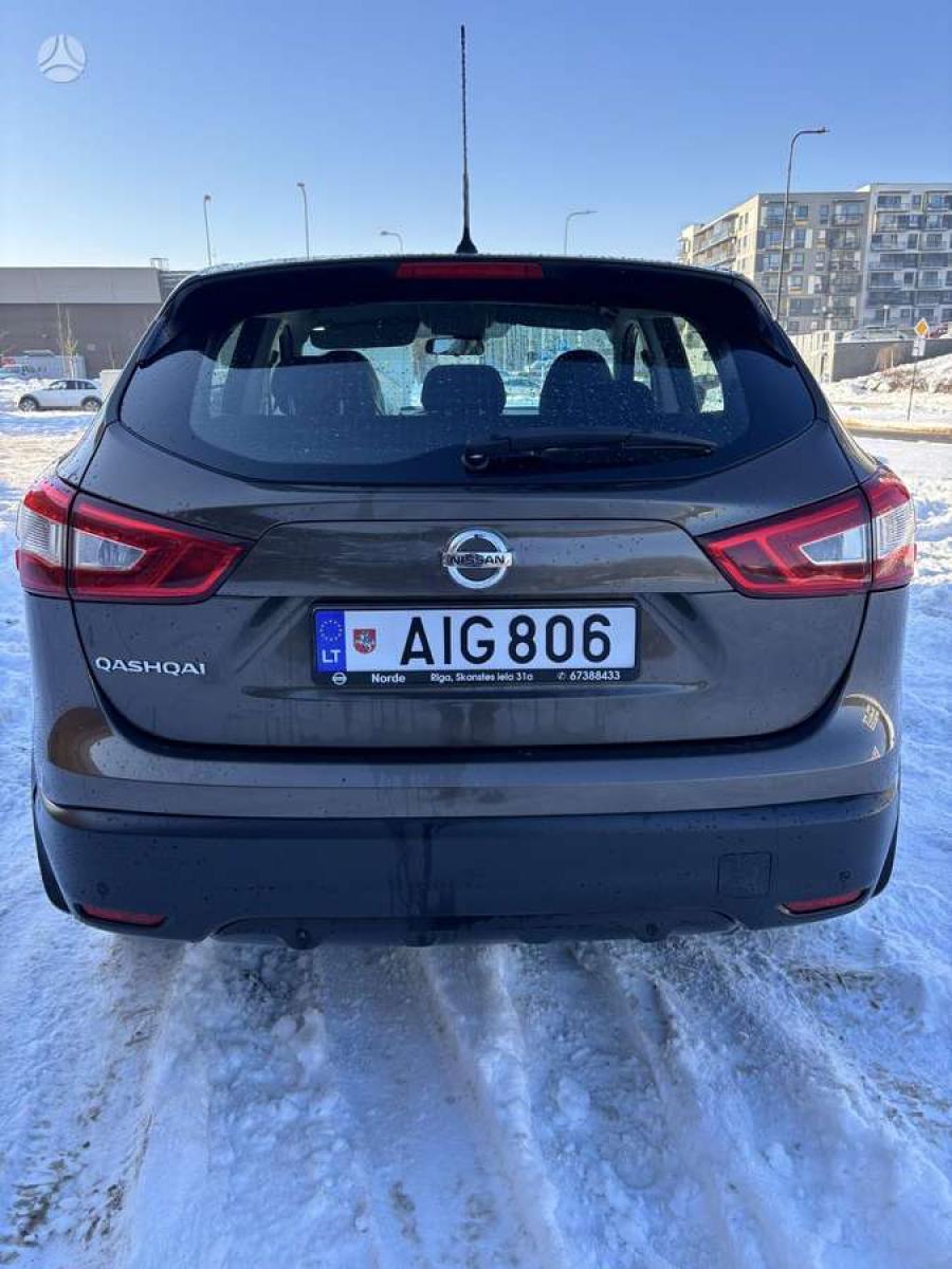 Brown Nissan Qashqai 2014 in Vilnius, with an engine capacity of 1.60 L and mileage of 170 thousand km for 7950 €, photo 5 on AUTOMOTO.COM.LV