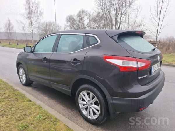 Brown Nissan Qashqai 2014 in Riga, with an engine capacity of 1.20 L and mileage of 191 thousand km for 6800 €, photo 3 on AUTOMOTO.COM.LV