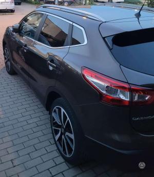 Brūns Nissan Qashqai 2014 Kauņa, ar dzinēja tilpumu 1.60 L un nobraukumu 127 tūkst. km par 10600 €, foto  vietnē AUTOMOTO.COM.LV