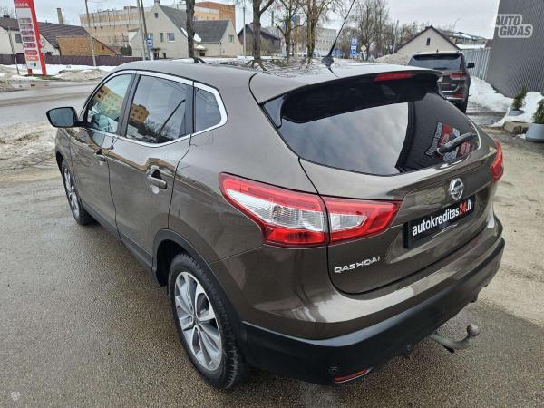 Brown Nissan Qashqai 2014 in Siauliai, with an engine capacity of 1.20 L and mileage of 176 thousand km for 7950 €, photo 4 on AUTOMOTO.COM.LV
