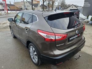 Brown Nissan Qashqai 2014 in Siauliai, with an engine capacity of 1.20 L and mileage of 176 thousand km for 7950 €, photo 4 on AUTOMOTO.COM.LV