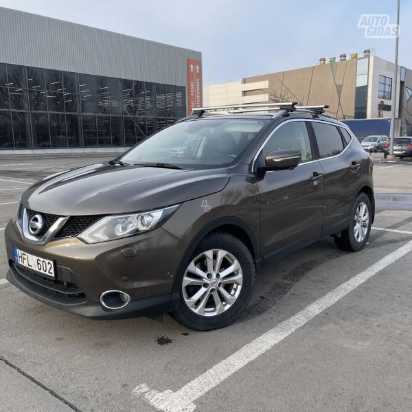 Brown Nissan Qashqai 2014 in Siauliai, with an engine capacity of 1.60 L and mileage of 170 thousand km for 7999 €, photo 1 on AUTOMOTO.COM.LV