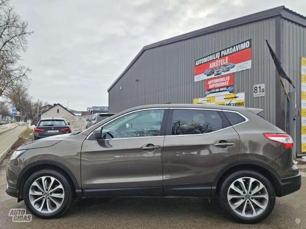 Brown Nissan Qashqai 2014 in Siauliai, with an engine capacity of 1.20 L and mileage of 176 thousand km for 7950 €, photo 6 on AUTOMOTO.COM.LV