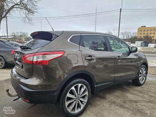 Brown Nissan Qashqai 2014 in Siauliai, with an engine capacity of 1.20 L and mileage of 176 thousand km for 7950 €, photo 8 on AUTOMOTO.COM.LV