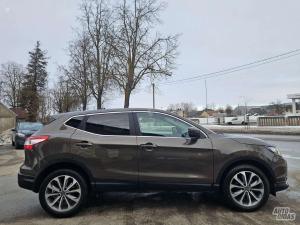 Brown Nissan Qashqai 2014 in Siauliai, with an engine capacity of 1.20 L and mileage of 176 thousand km for 7950 €, photo 9 on AUTOMOTO.COM.LV