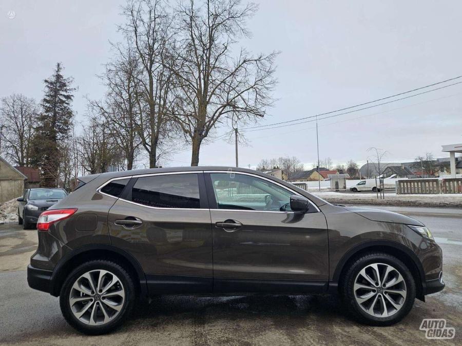 Brown Nissan Qashqai 2014 in Siauliai, with an engine capacity of 1.20 L and mileage of 176 thousand km for 7950 €, photo 9 on AUTOMOTO.COM.LV