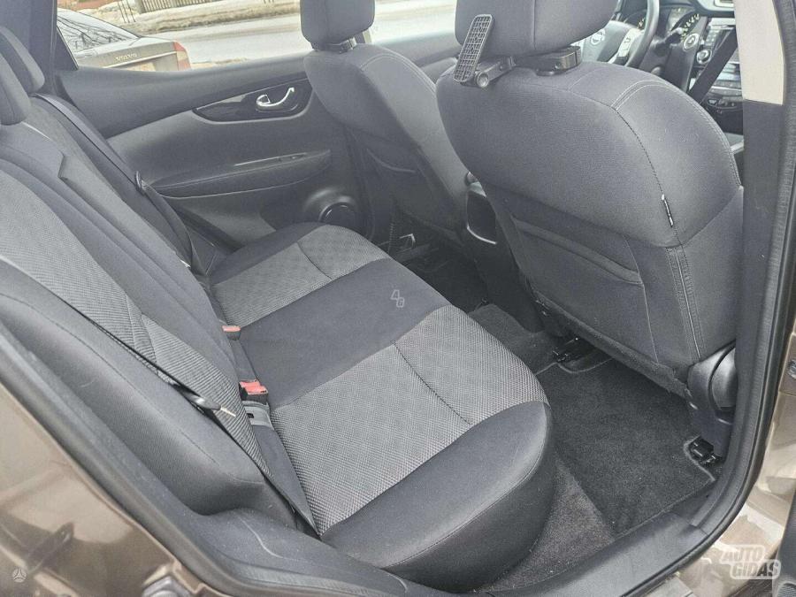 Brown Nissan Qashqai 2014 in Siauliai, with an engine capacity of 1.20 L and mileage of 176 thousand km for 7950 €, photo 16 on AUTOMOTO.COM.LV