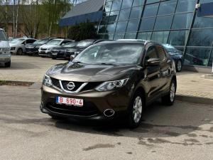 Brown Nissan Qashqai 2014 in Riga, with an engine capacity of 1.60 L and mileage of 179 thousand km for 11999 €, photo 3 on AUTOMOTO.COM.LV