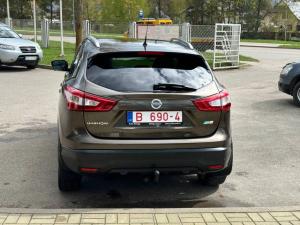 Brown Nissan Qashqai 2014 in Riga, with an engine capacity of 1.60 L and mileage of 179 thousand km for 11999 €, photo 6 on AUTOMOTO.COM.LV