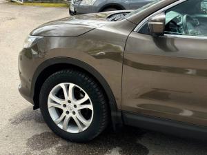 Brown Nissan Qashqai 2014 in Riga, with an engine capacity of 1.60 L and mileage of 179 thousand km for 11999 €, photo 10 on AUTOMOTO.COM.LV