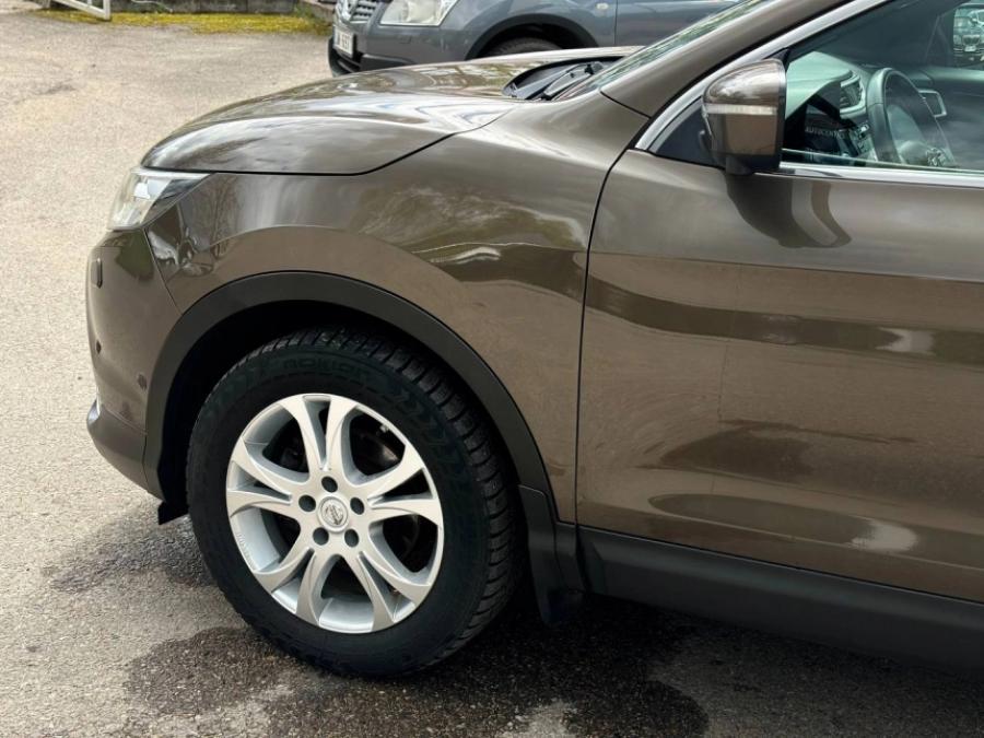 Brown Nissan Qashqai 2014 in Riga, with an engine capacity of 1.60 L and mileage of 179 thousand km for 11999 €, photo 10 on AUTOMOTO.COM.LV