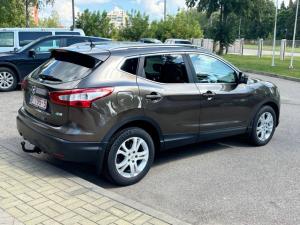 Brown Nissan Qashqai 2014 in Riga, with an engine capacity of 1.60 L and mileage of 179 thousand km for 11999 €, photo 25 on AUTOMOTO.COM.LV