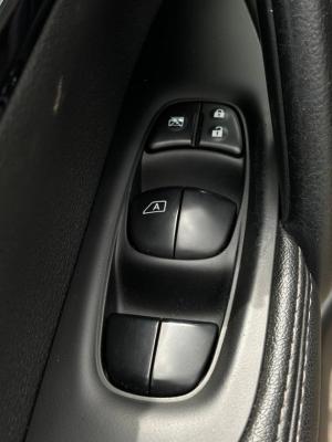 Brown Nissan Qashqai 2014 in Riga, with an engine capacity of 1.60 L and mileage of 179 thousand km for 11999 €, photo 26 on AUTOMOTO.COM.LV