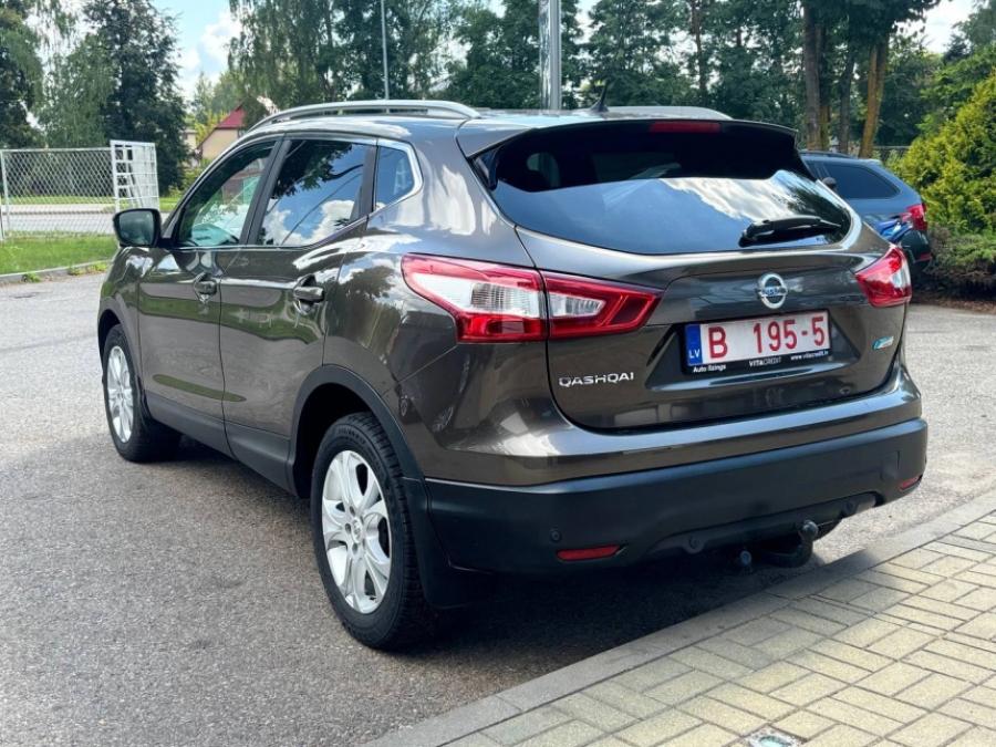 Brown Nissan Qashqai 2014 in Riga, with an engine capacity of 1.60 L and mileage of 179 thousand km for 11999 €, photo 30 on AUTOMOTO.COM.LV