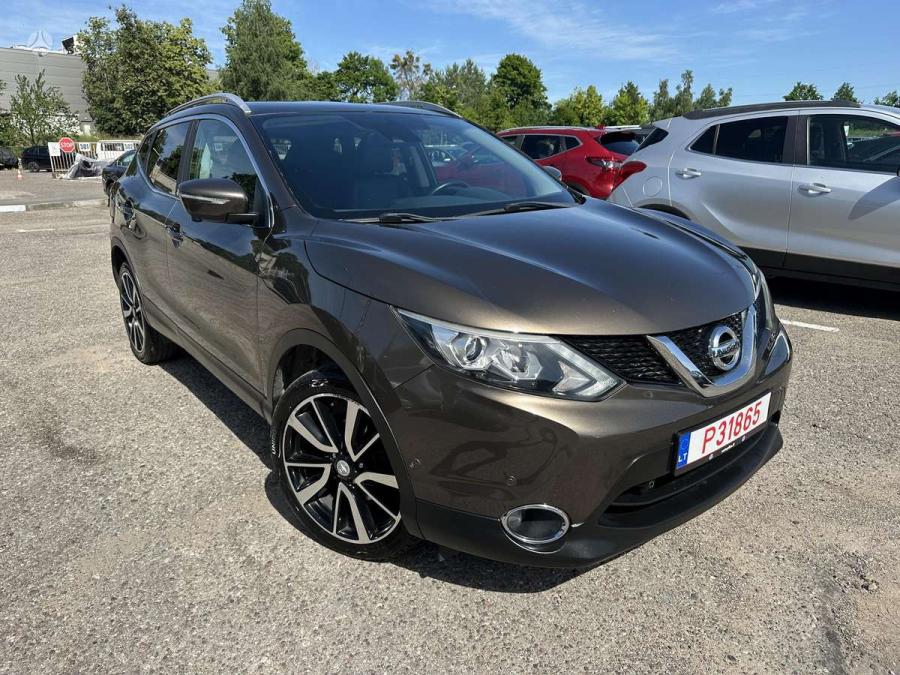 Brown Nissan Qashqai 2014 in Alytus, with an engine capacity of 1.46 L and mileage of 170 thousand km for 9500 €, photo 3 on AUTOMOTO.COM.LV