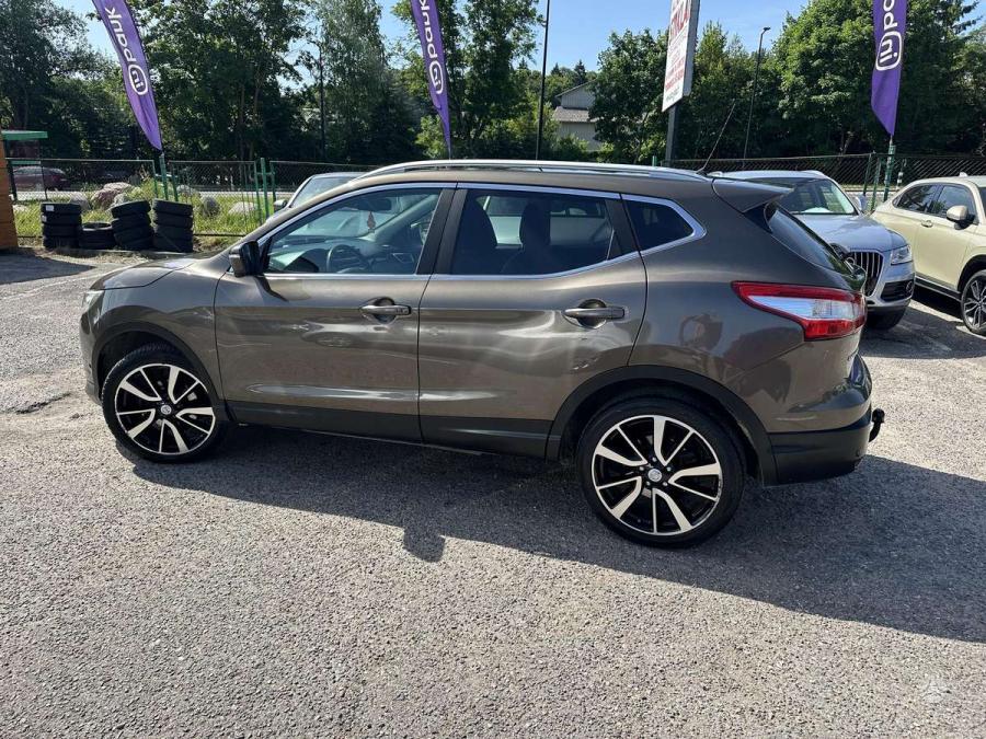 Brown Nissan Qashqai 2014 in Alytus, with an engine capacity of 1.46 L and mileage of 170 thousand km for 9500 €, photo 7 on AUTOMOTO.COM.LV