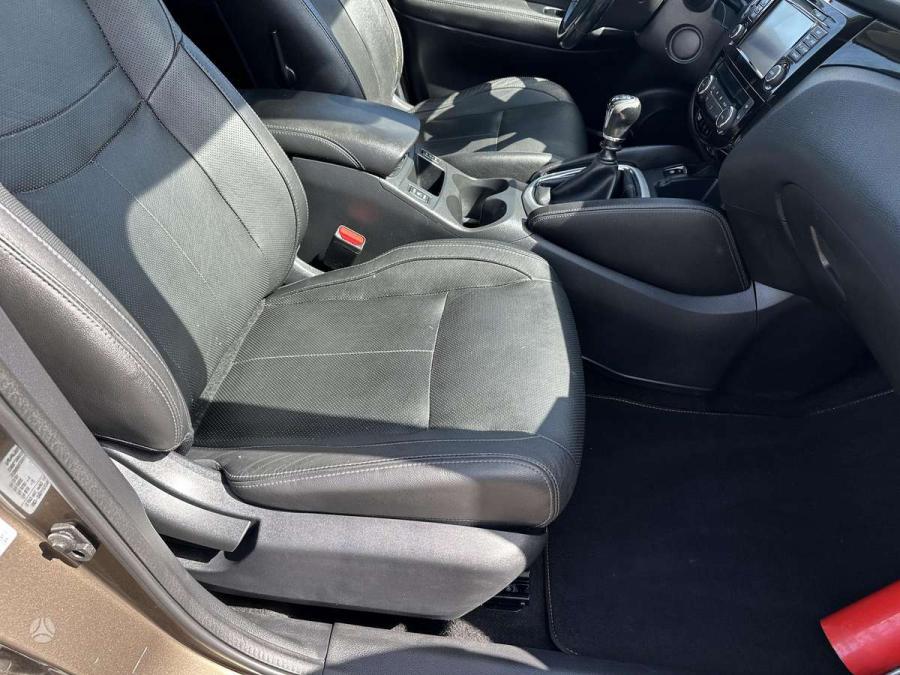 Brown Nissan Qashqai 2014 in Alytus, with an engine capacity of 1.46 L and mileage of 170 thousand km for 9500 €, photo 10 on AUTOMOTO.COM.LV