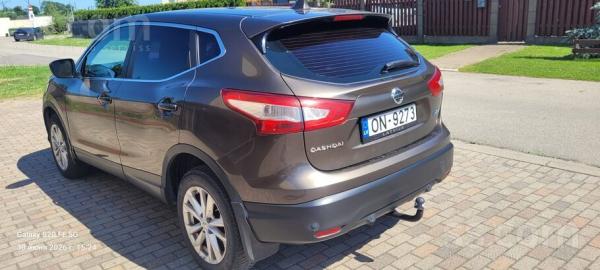 Brown Nissan Qashqai 2014 in Riga, with an engine capacity of 1.60 L and mileage of 0 thousand km for 6800 €, photo 2 on AUTOMOTO.COM.LV