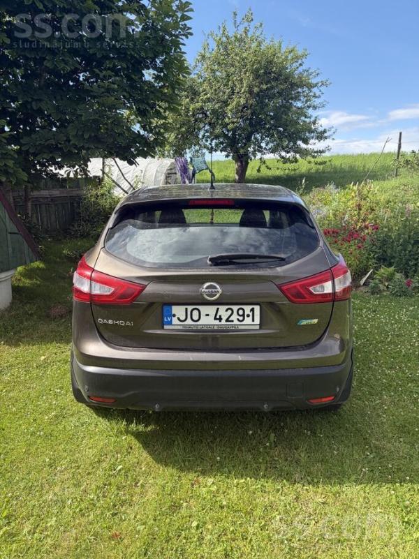 Brown Nissan Qashqai 2014 in Daugavpils, with an engine capacity of 1.60 L and mileage of 220 thousand km for 6200 €, photo 3 on AUTOMOTO.COM.LV