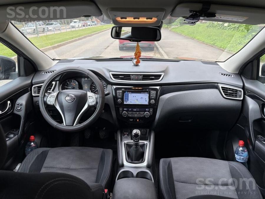 Brown Nissan Qashqai 2014 in Daugavpils, with an engine capacity of 1.60 L and mileage of 220 thousand km for 6200 €, photo 6 on AUTOMOTO.COM.LV