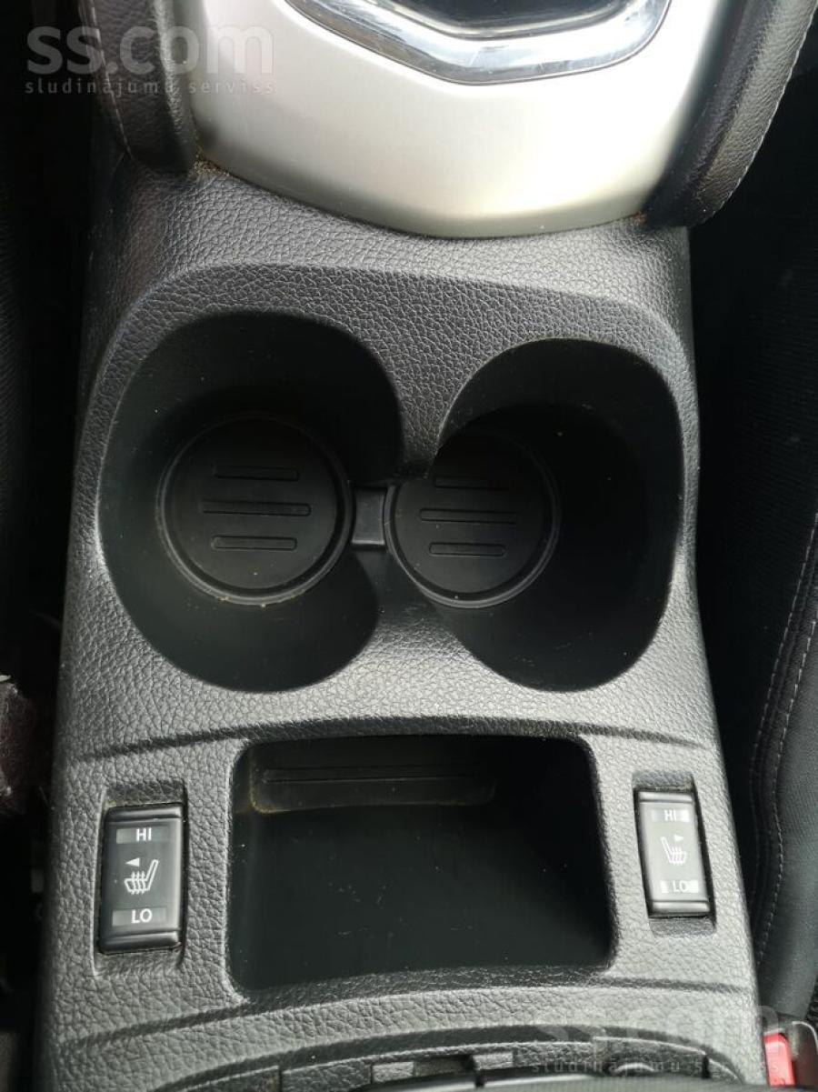Brown Nissan Qashqai 2014 in Riga, with an engine capacity of 1.20 L and mileage of 102 thousand km for 8200 €, photo 14 on AUTOMOTO.COM.LV