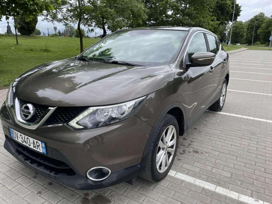 Brown Nissan Qashqai 2014 in Taurage, with an engine capacity of 1.20 L and mileage of 142 thousand km for 5650 €, photo 4 on AUTOMOTO.COM.LV
