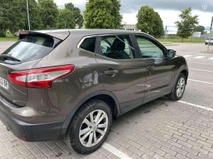 Brown Nissan Qashqai 2014 in Taurage, with an engine capacity of 1.20 L and mileage of 142 thousand km for 5650 €, photo 5 on AUTOMOTO.COM.LV