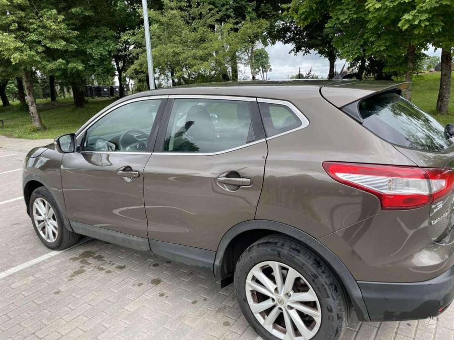 Brown Nissan Qashqai 2014 in Taurage, with an engine capacity of 1.20 L and mileage of 142 thousand km for 5650 €, photo 9 on AUTOMOTO.COM.LV