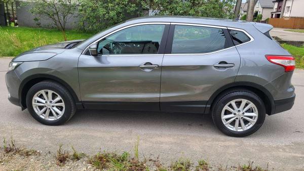 Brown Nissan Qashqai 2014 in Siauliai, with an engine capacity of 1.60 L and mileage of 196 thousand km for 7350 €, photo 5 on AUTOMOTO.COM.LV