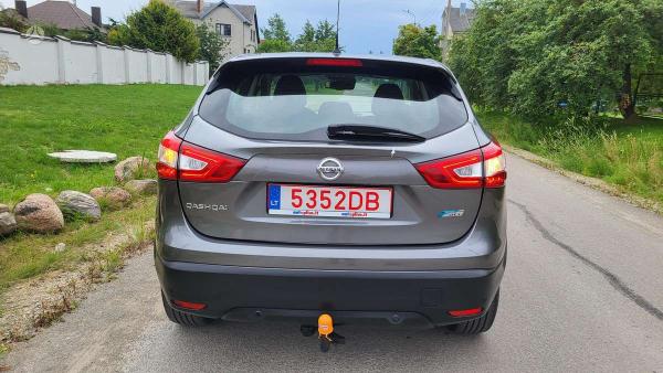 Brown Nissan Qashqai 2014 in Siauliai, with an engine capacity of 1.60 L and mileage of 196 thousand km for 7350 €, photo 8 on AUTOMOTO.COM.LV