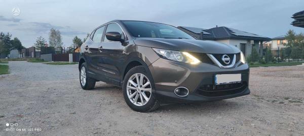 Brown Nissan Qashqai 2014 in Vilnius, with an engine capacity of 1.60 L and mileage of 293 thousand km for 5200 €, photo 6 on AUTOMOTO.COM.LV
