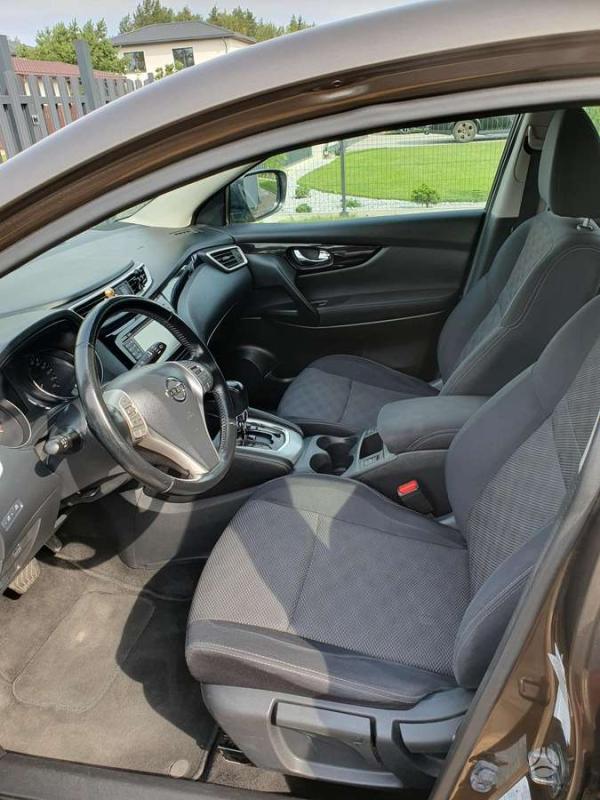Brown Nissan Qashqai 2014 in Vilnius, with an engine capacity of 1.60 L and mileage of 293 thousand km for 5200 €, photo 9 on AUTOMOTO.COM.LV